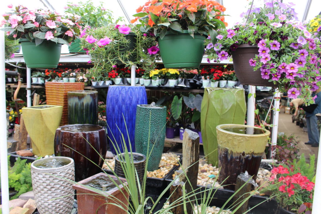 Pottery - Lawn & Garden Retailer