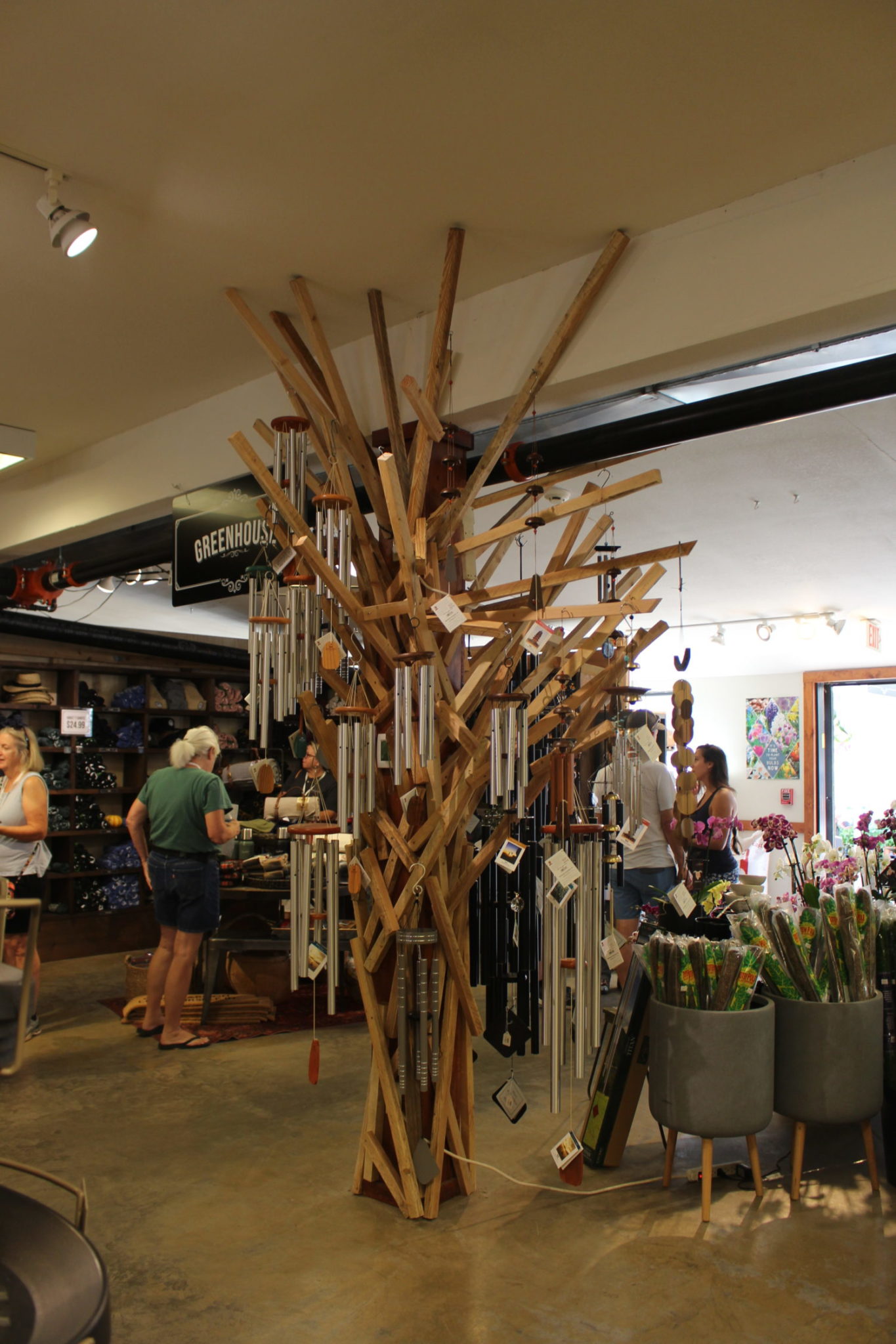 Merchandising - Lawn & Garden Retailer