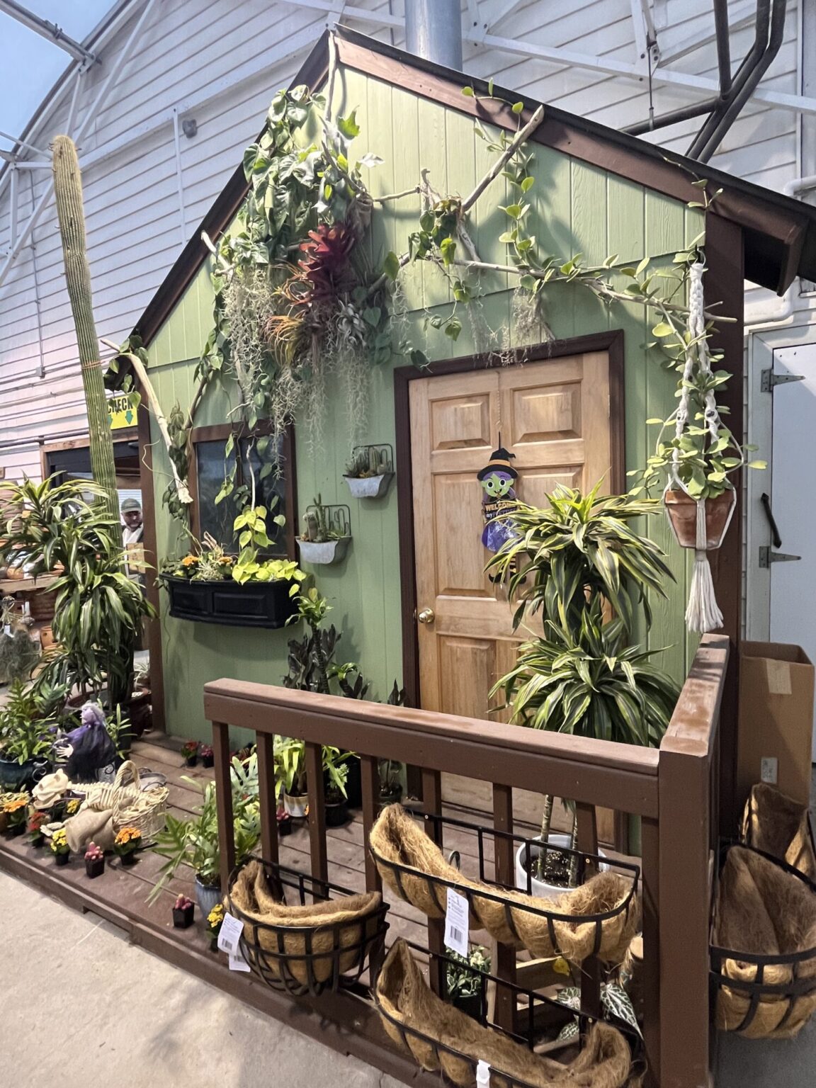 Merchandising - Lawn & Garden Retailer