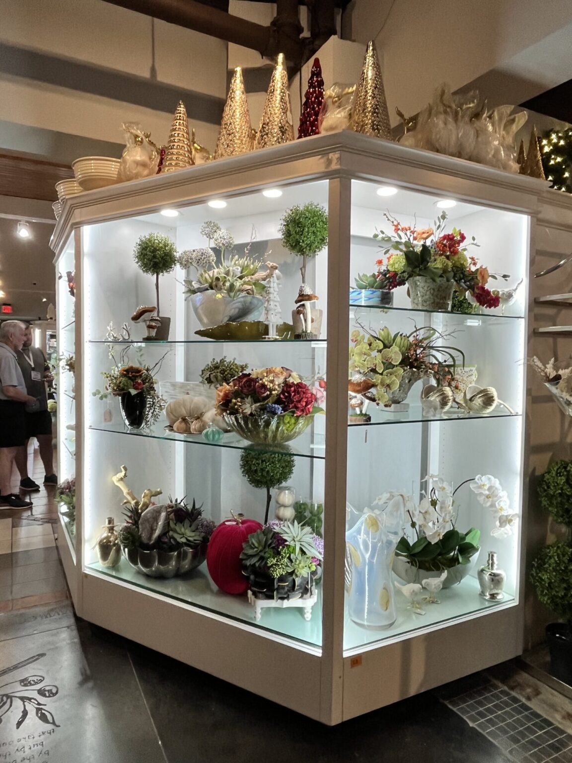 Merchandising - Lawn & Garden Retailer